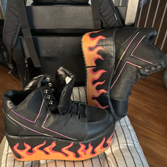 YRU | Shoes | Yru Flame Platform Sneakers Euc | Poshmark